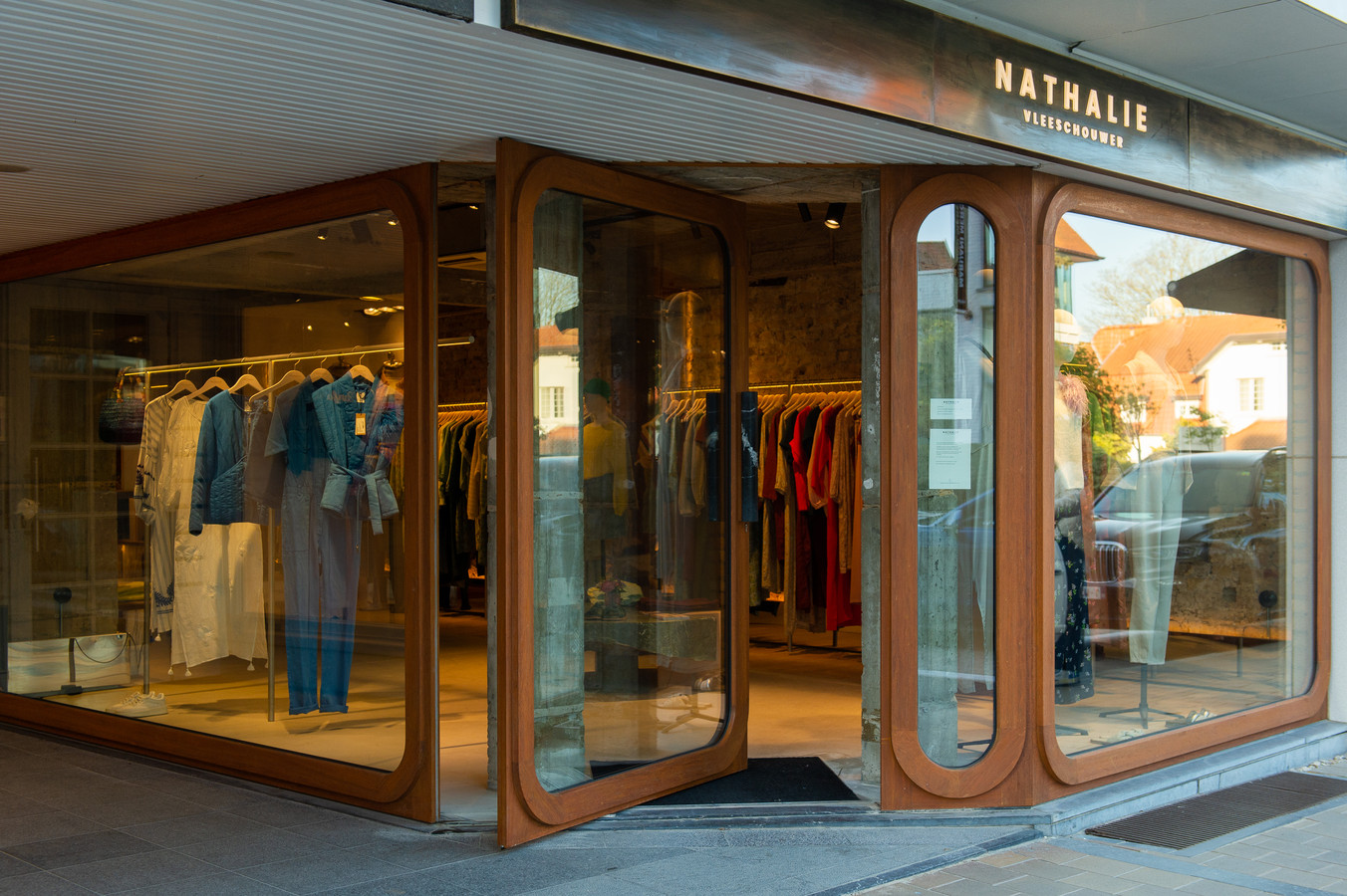 Ontwerpster Nathalie Vleeschouwer opent nieuwe winkel in Knokke-Heist ... Ontwerpster Nathalie Vleeschouwer opent nieuwe winkel in Knokke-Heist ...