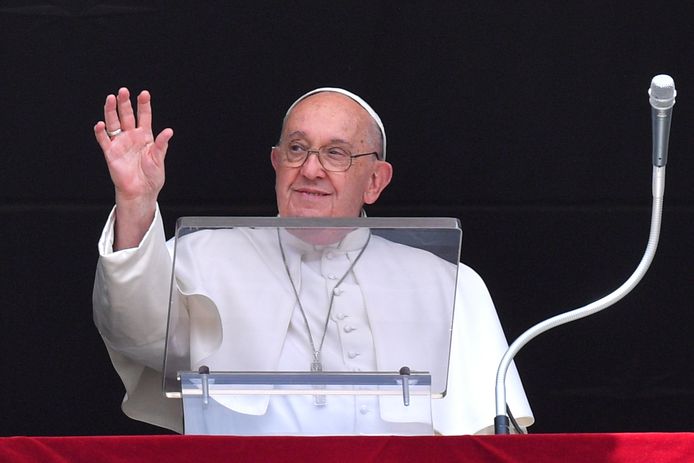Paus sluit Belgisch bezoek af met misviering in Koning Boudewijnstadion ...