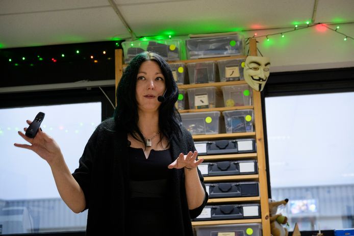 Twentse krijgt hulp in strijd tegen onzichtbare vijand op internet ...