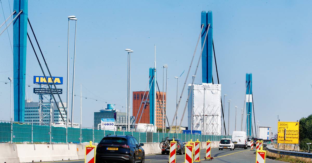 Werkzaamheden op parallelbaan A12 door verzakking: weg van 2 tot 4 ...