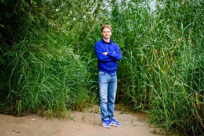 Corné van Houwelingen vervolgt een traditie: ‘Ik zal best wel een keer met pontje naar Kozakken ...