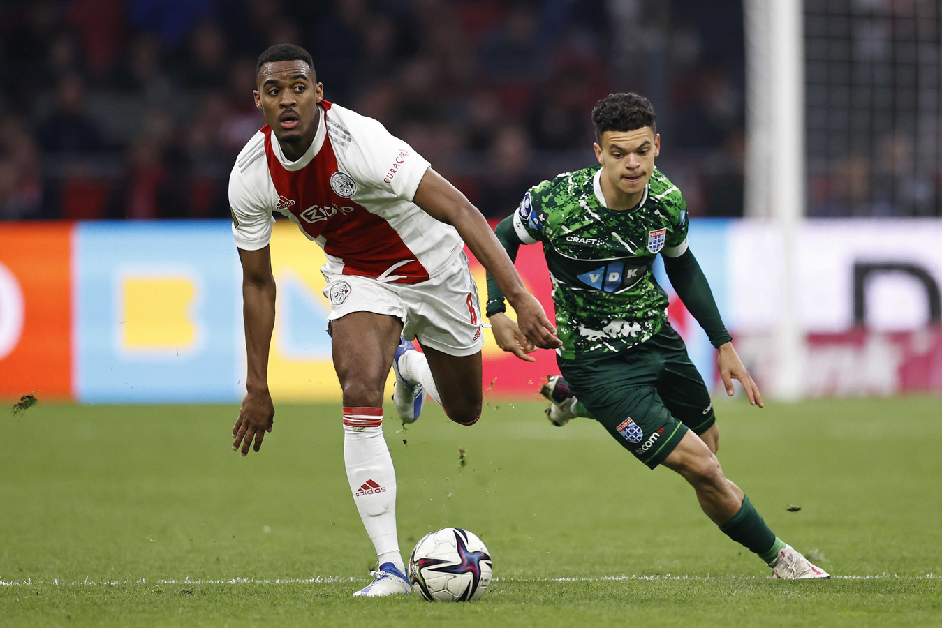 Ryan Gravenberch voor 25 miljoen euro naar Bayern München: waarom Ajax ...