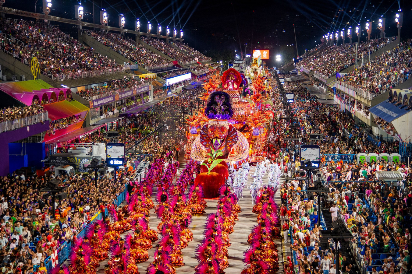 Carnaval in Rio afgesloten met show van sambascholen | Foto | hln.be
