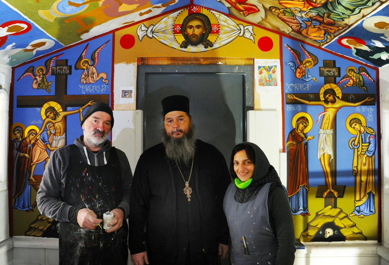 ‘Kerkschip’ moet Vlissingen verlaten, Georgisch-orthodoxe abt en twee ...
