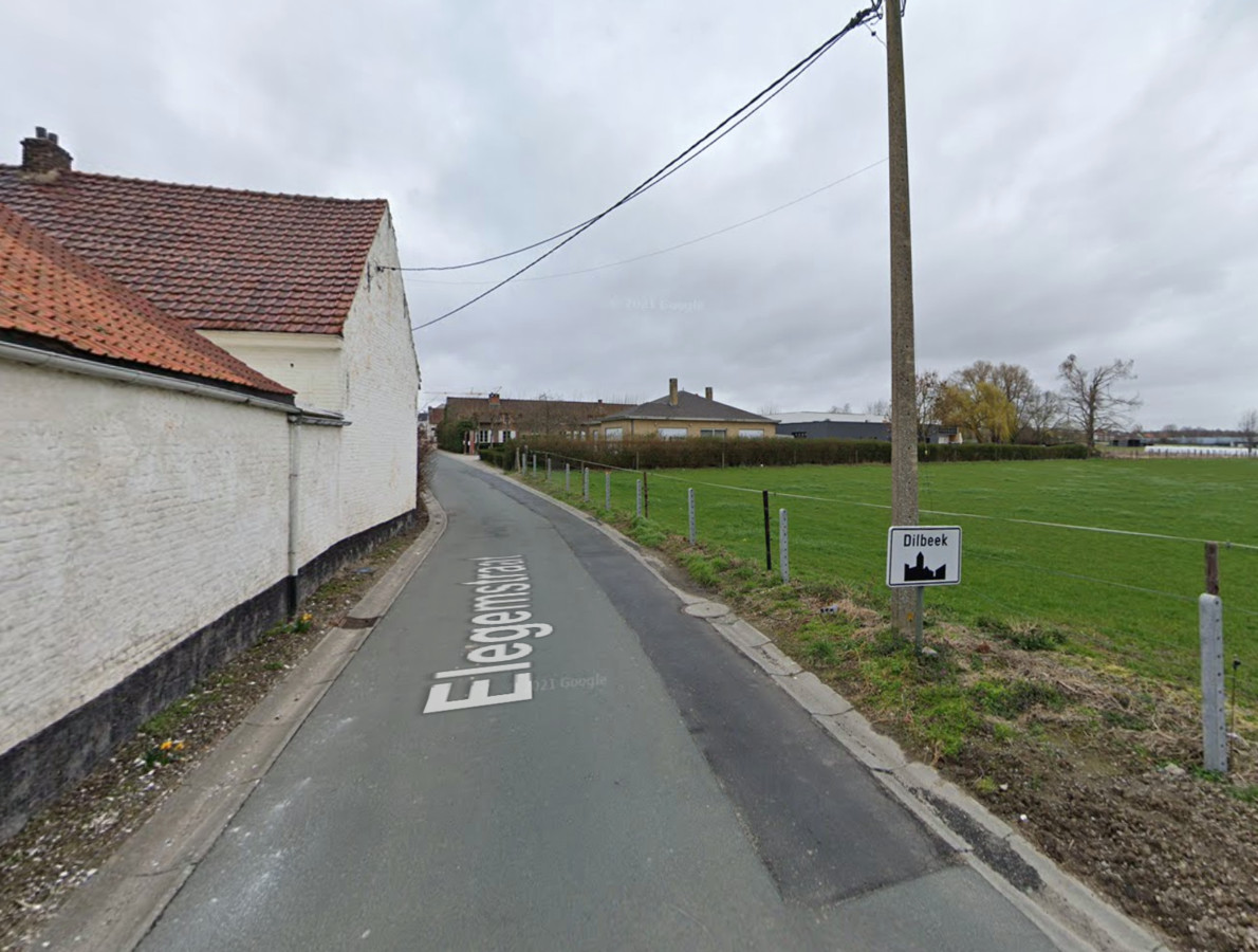HUIZENJACHT. Dilbeek-centrum, waar je onder de 300.000 euro moeilijk je ...