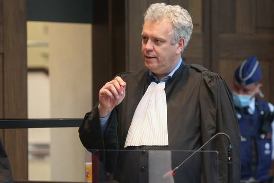 ASSISEN. “Alexander Dean is overduidelijk gevaarlijk. Er is geen enkele ...