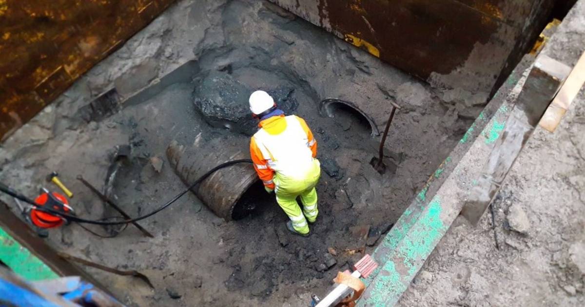 Video | Lekkende rioolput op vijf meter diepte in Harderwijk | Veluwe ...