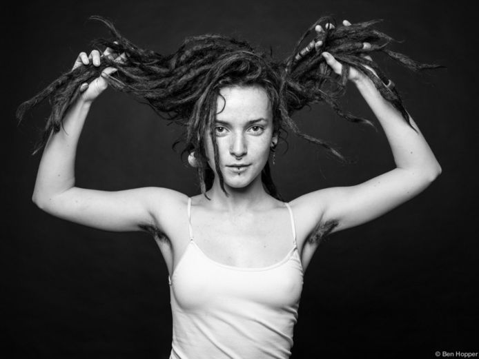 Okselhaar bij vrouwen: scheren of laten floreren? | Mode & Beauty | hln.be