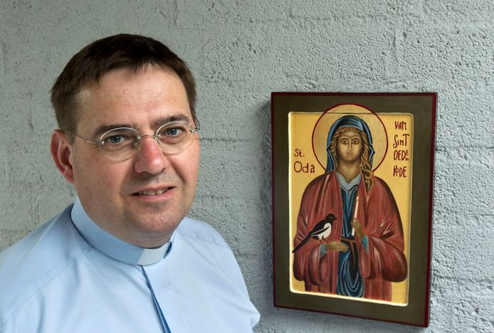 Plebaan Blom Sint-Jan hervat na zware longontsteking weer aantal taken ...