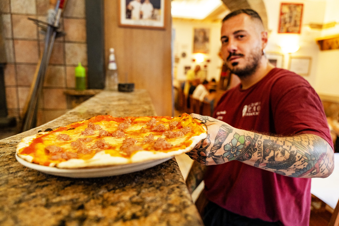 Romeinen in de rij bij Remo, dé pizzeria van de stad: ‘Onze pizza’s ...
