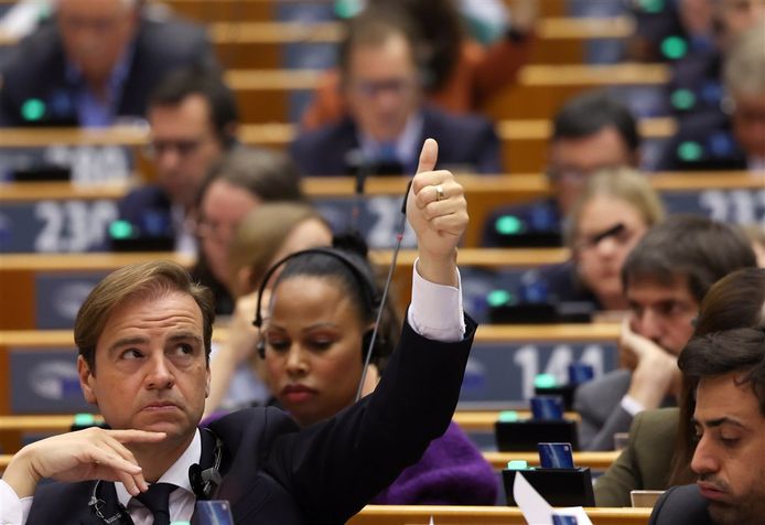 VVD wil Malik Azmani uit Dalfsen opnieuw als lijsttrekker bij Europese ...