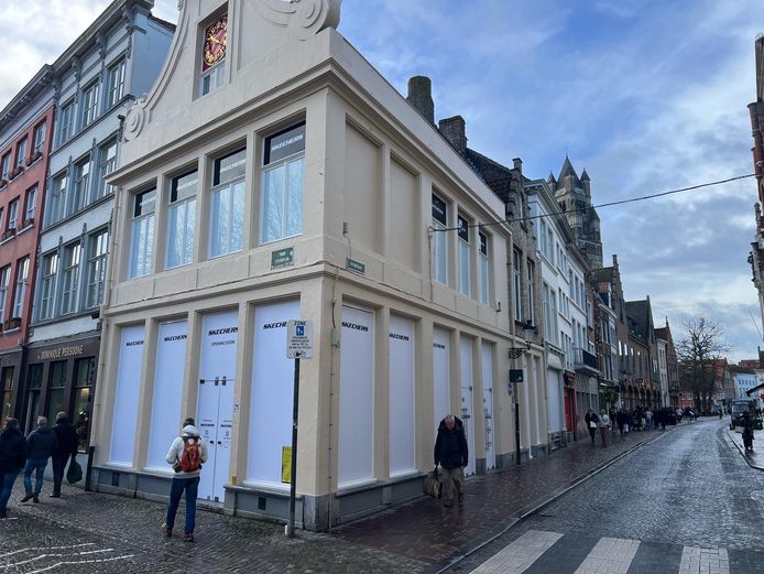 Sneakermerk Skechers opent eigen winkel in Brugge | Brugge | hln.be