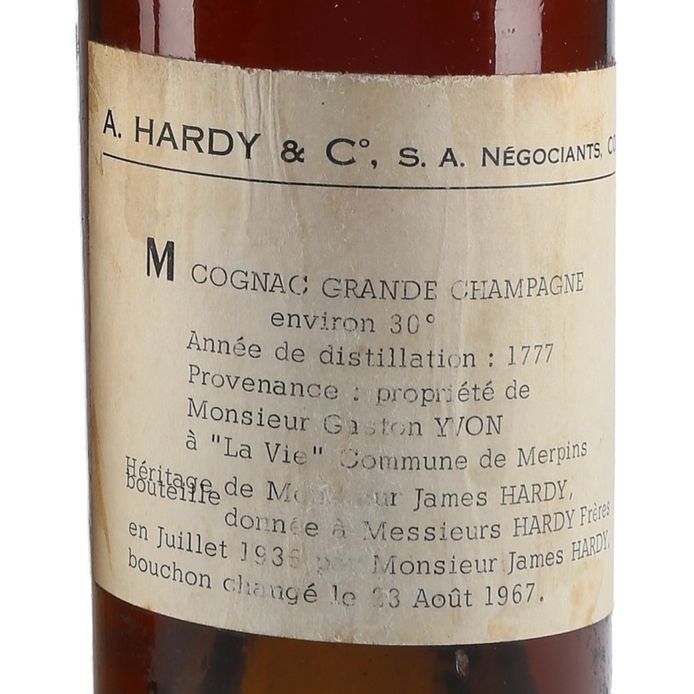 Un cognac distillé sous Louis XVI atteint des records aux enchères ...