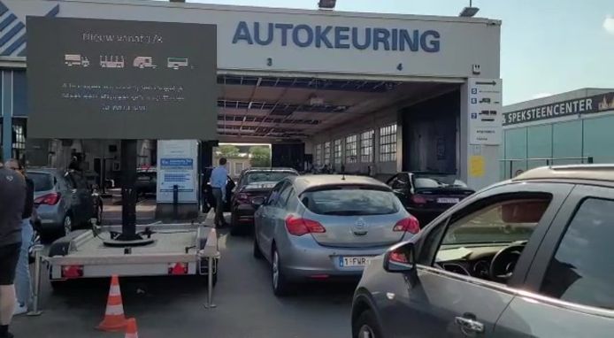 Rode kaart bij autokeuring? Open Vld wil kleine herkeuringen gewoon in ...