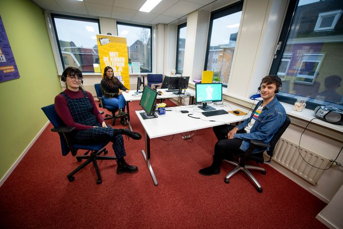 Kindertelefoon in Almelo staat roodgloeiend: ‘Sinds begin van corona ...