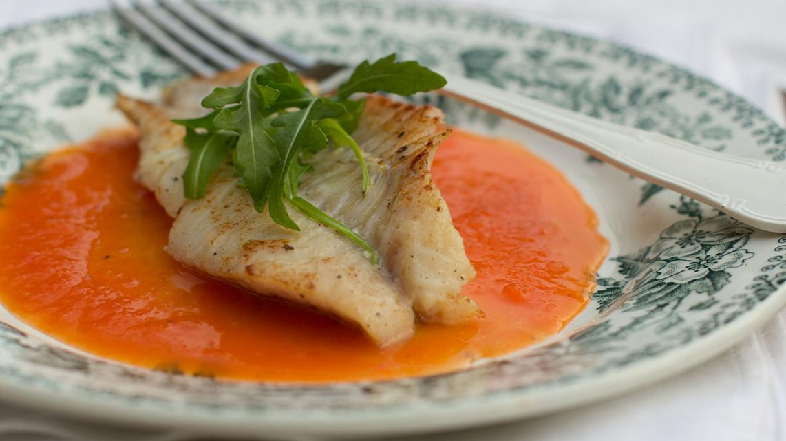 Gegrilde roodbaars met een paprikasaus | Foto | hln.be