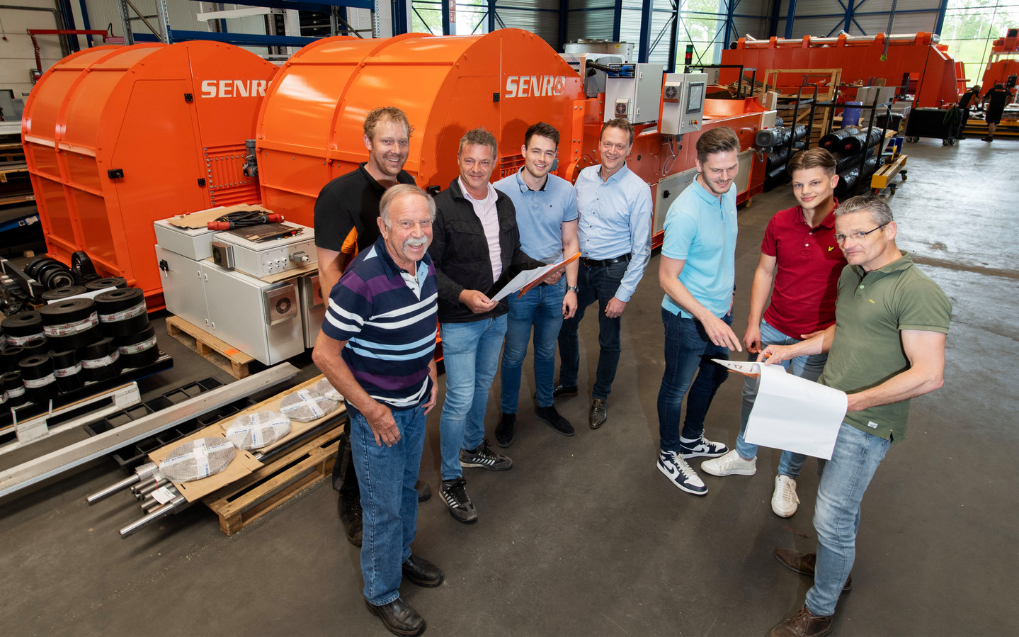 Dit Hengelose bedrijf sleutelt recyclemachines in elkaar zo groot als flatgebouwen | Foto | AD.nl