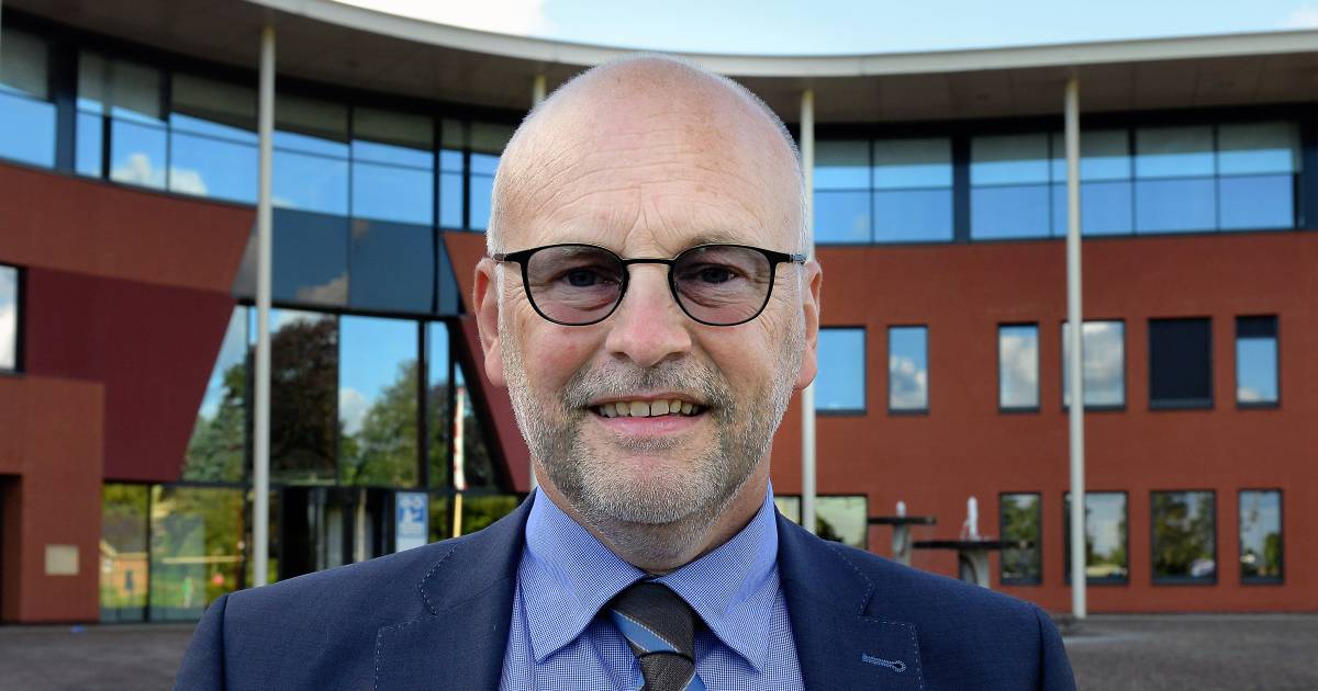 Jan Mollen, Jurgen Pertijs en Toos Ossenblok haken na ...