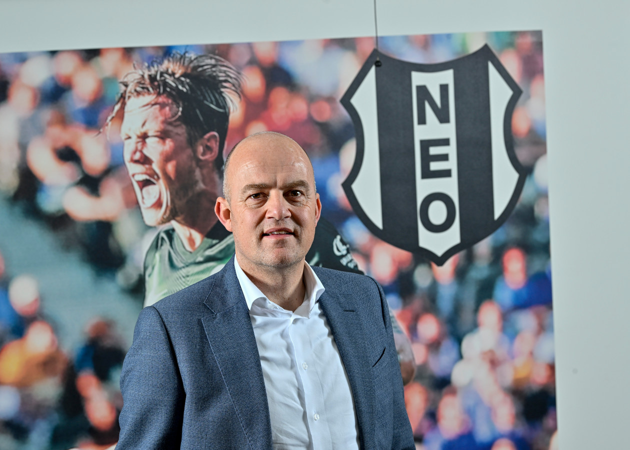 Hoe NEO maar blijft profiteren van hun wereldster Wout Weghorst: ‘Dit ...