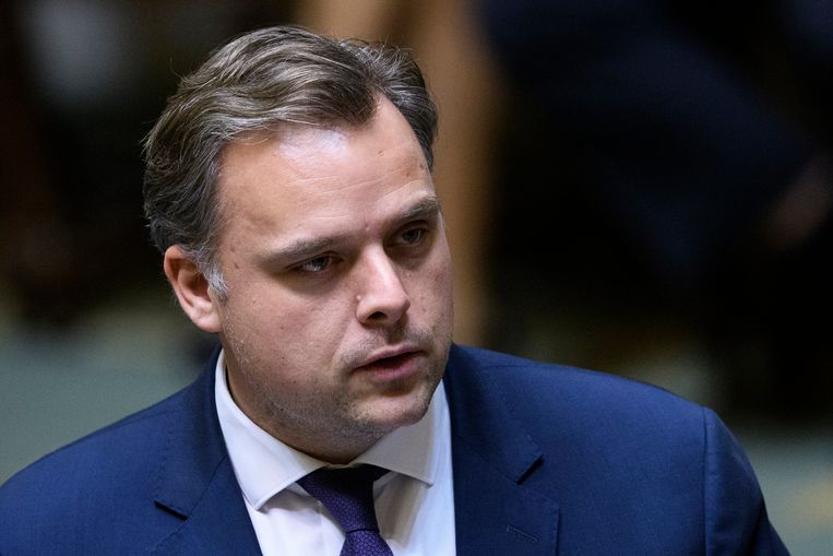 De Backer wil na de piek Belgen testen die werk willen hervatten