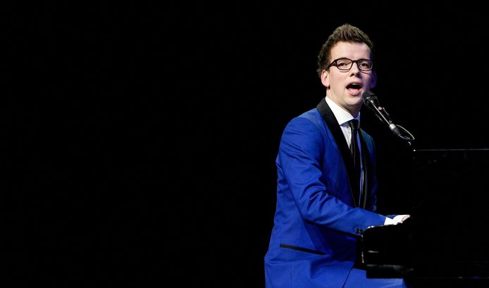 Pieter Derks doet oudejaarsconference voor NPO, maar niet live: ‘Al ...