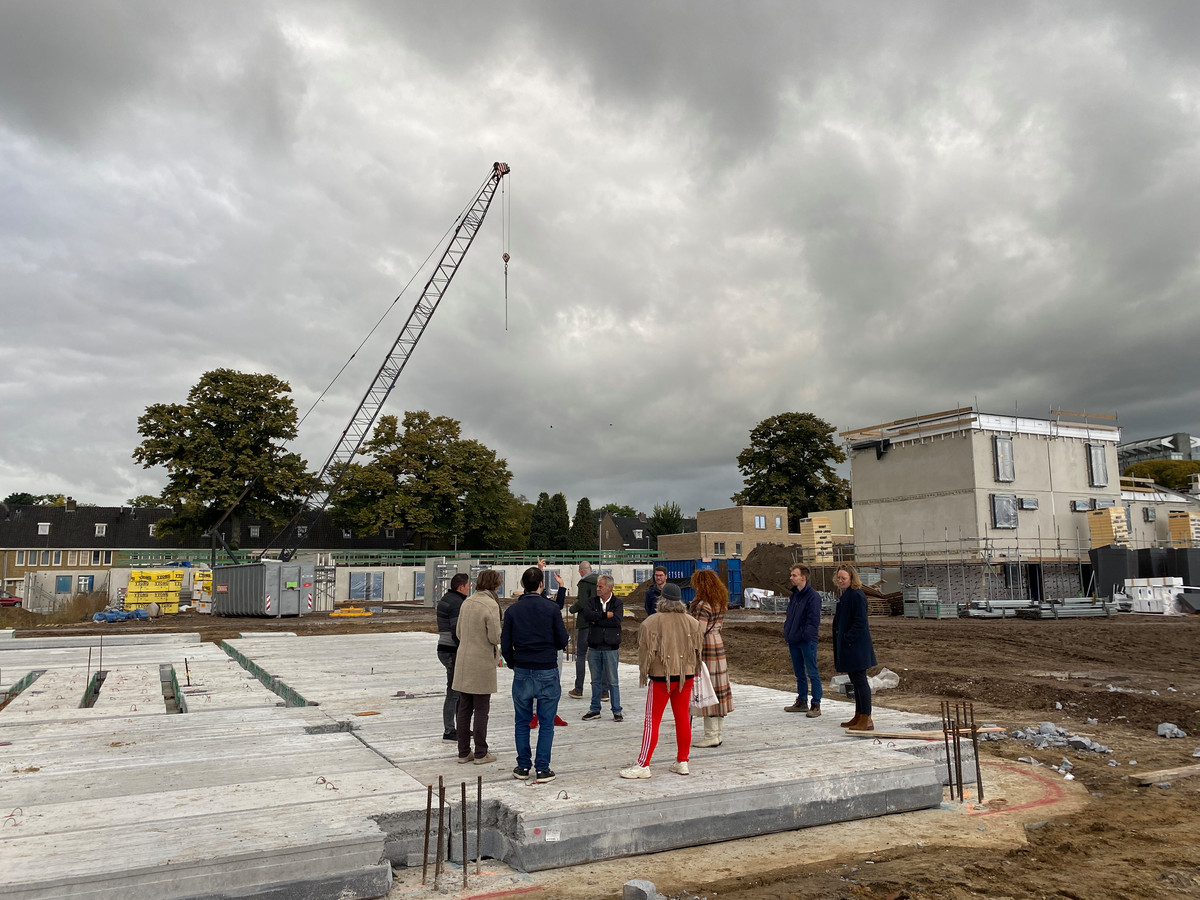 Het nieuwe wijkgebouw van Woensel West in Eindhoven schiet vanaf nu uit ...