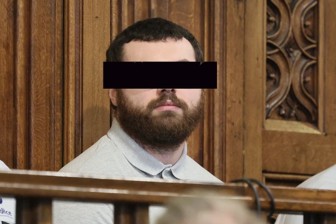 Mbaye Wade tué de 15 coups de couteau à Liège: Jérémy Davin présente ...