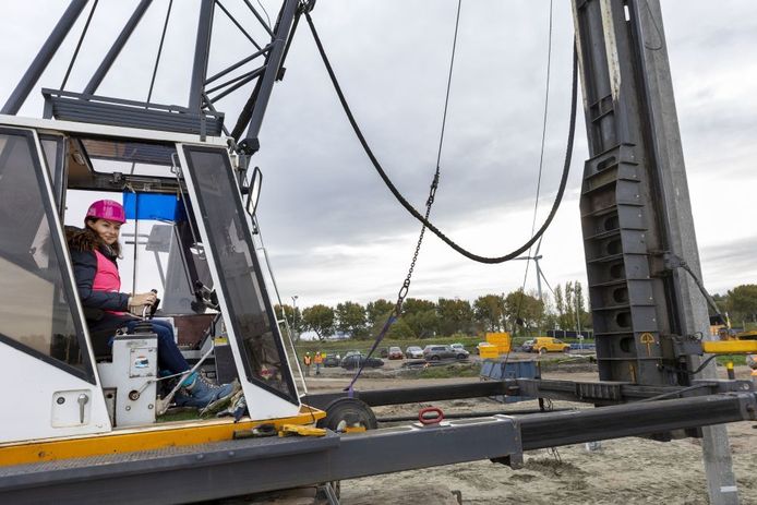 Eerste heipalen voor Oekraïnedorp de grond in, begin volgend jaar ... Eerste heipalen voor Oekraïnedorp de grond in, begin volgend jaar ...
