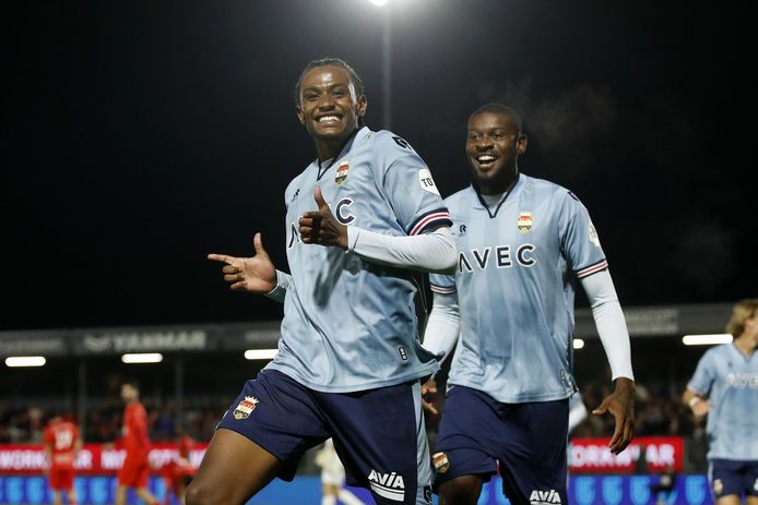 Armoedig Willem II ontsnapt bij Almere City dankzij een grandioze ...