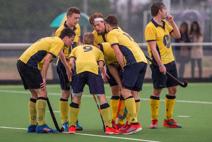 Zwaarbevochten overwinning De Mezen op Almelo | Regiosport | destentor.nl