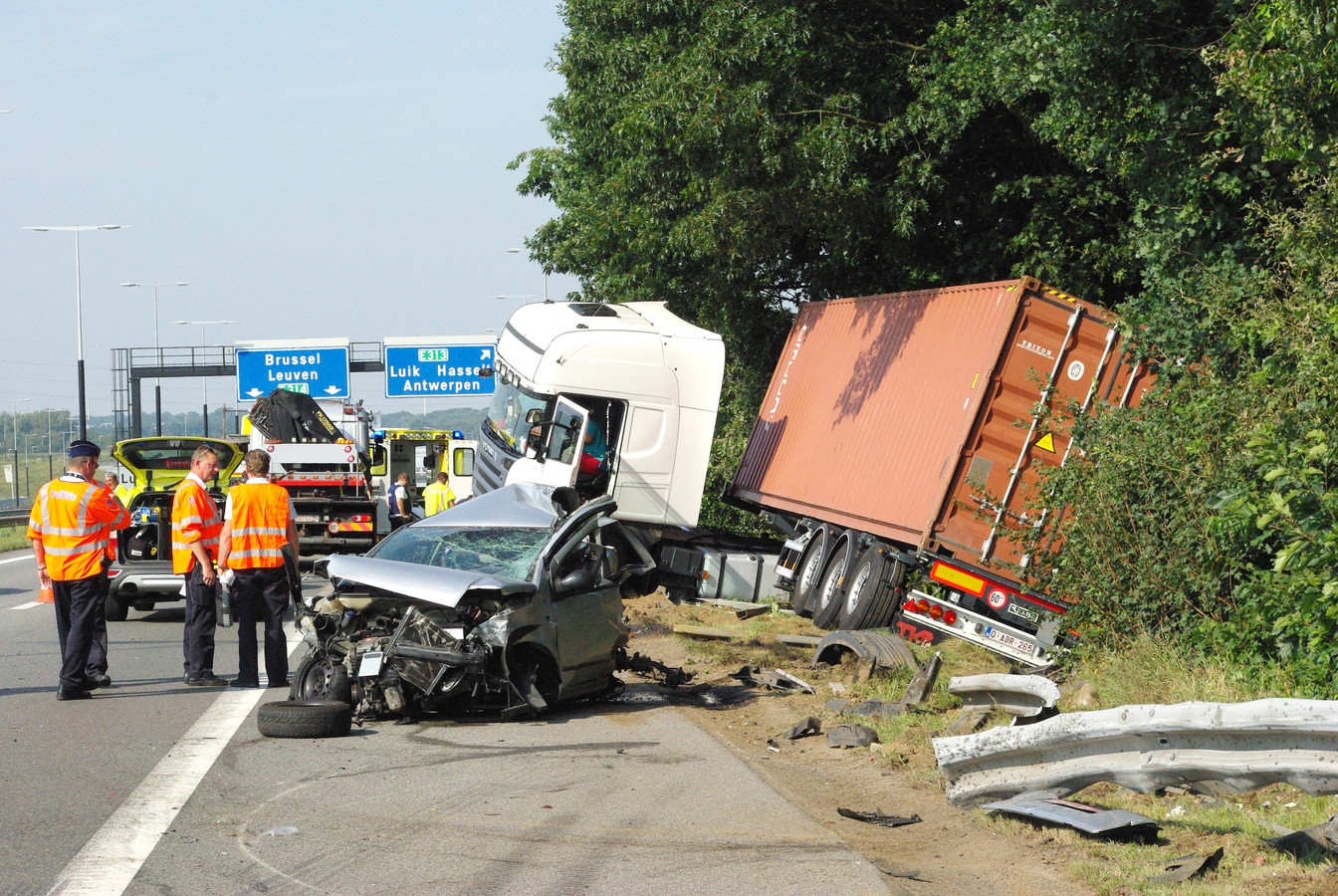 Na het zoveelste dodelijke ongeval op de pechstrook: hoe kan je jezelf ...