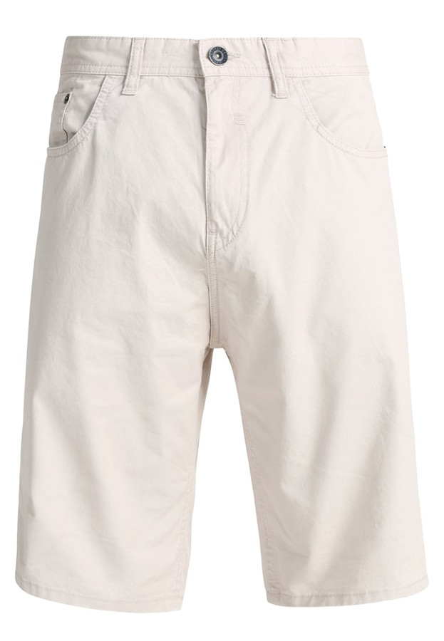 Zo draag je een korte broek naar je werk | Foto | AD.nl