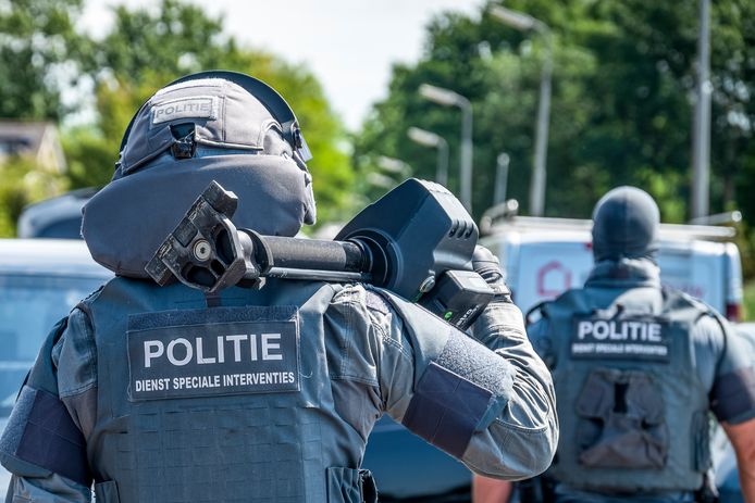 Vijf tonnen vol hennep, maar man uit Westerhaar mag na inval DSI in zijn huis blijven wonen ...