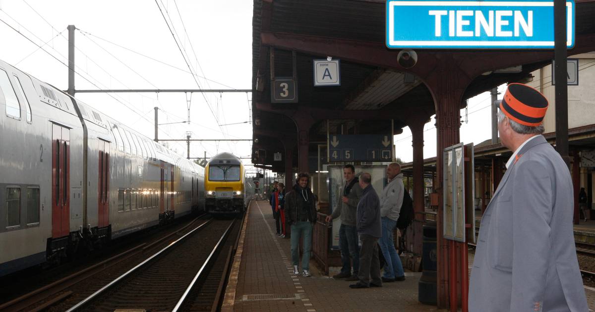 Openingstijden van loketten NMBS in stations van Diest, Tienen en ...
