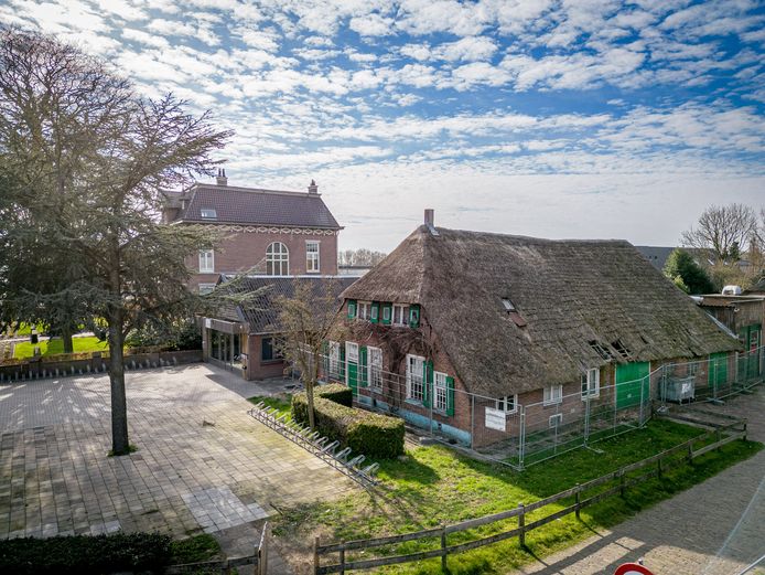 Oude Staphorster boerderij mag van gemeenteraad een kerkelijk centrum worden | Staphorst ...