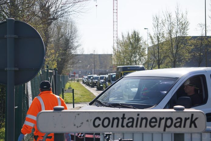 Containerpark gaat weer open: aanschuiven geblazen, maar geen ...