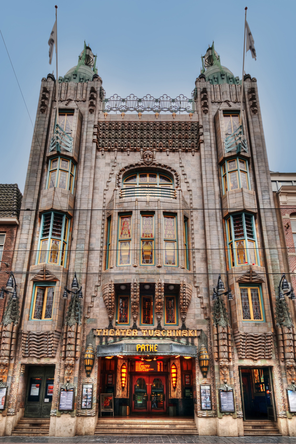 Theater Tuschinski bestaat 100 jaar: zo veranderde de grote verbouwing ...