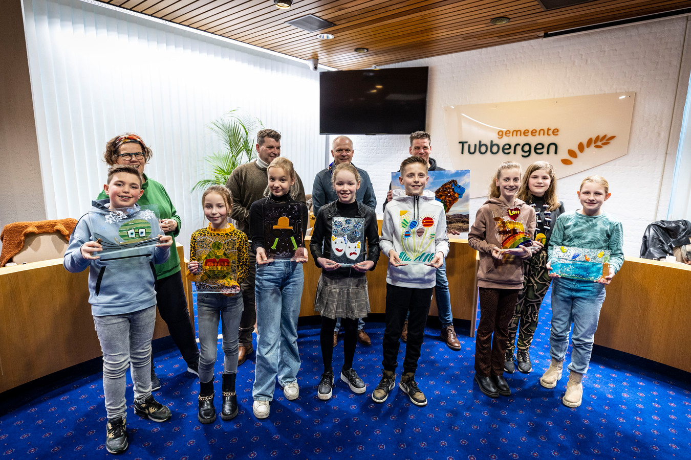 ‘Love-ontwerpen’ van Tubbergse kinderen in glas gegoten: ‘Het was wel ...
