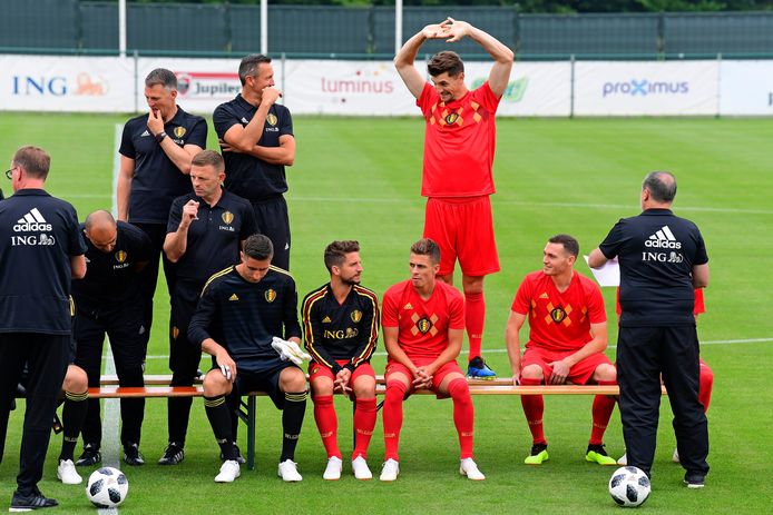 Hier is hij dan: de officiële ploegfoto van de Rode Duivels | Rode ...