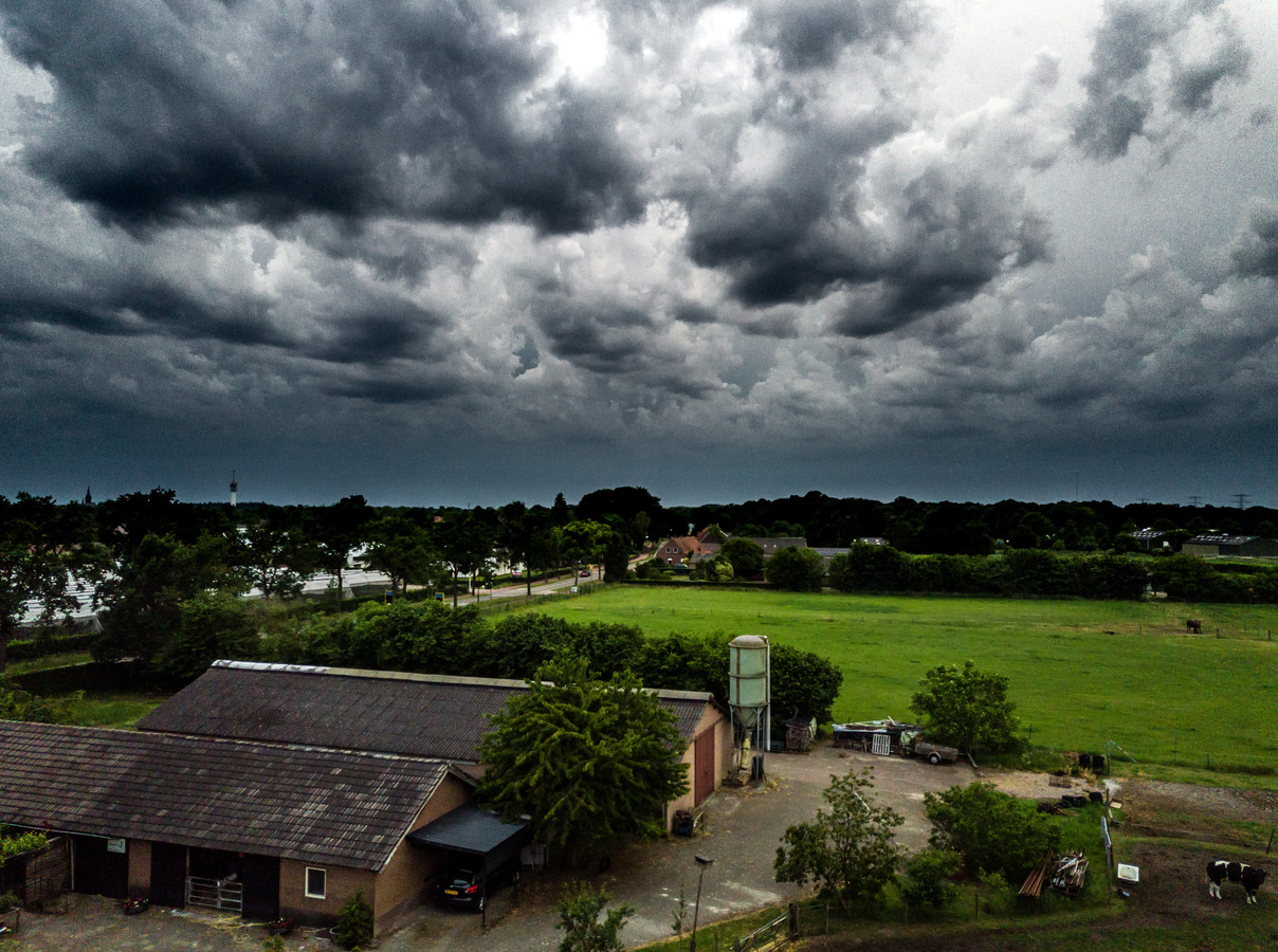 Code geel in drie provincies vanwege hitte én onweersbuien met hagel en ... Code geel in drie provincies vanwege hitte én onweersbuien met hagel en ...