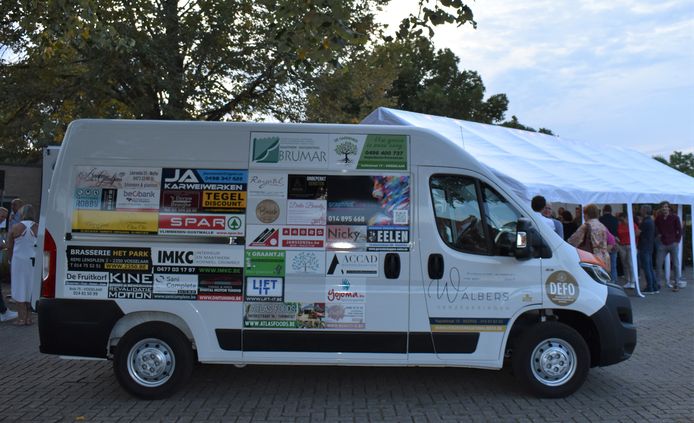 Lokale ondernemers sponsoren nieuwe minibus voor Ter Loke: “Onze ...