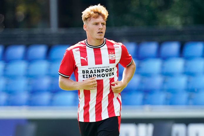 Yorbe Vertessen laat bij rentree zien waarom PSV in hem blijft geloven ...