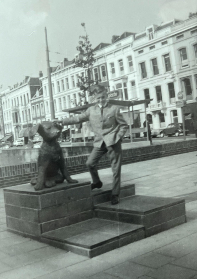 Na drie ontvoeringen landde Fikkie op de Oude Binnenweg. Mét zijn ...