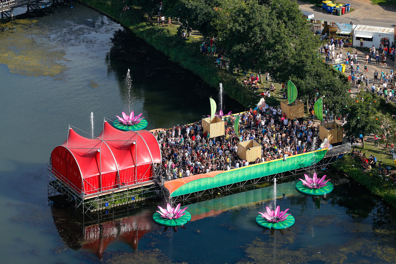 15 jaar Tomorrowland: van tickets in de Free Record Shop naar ...