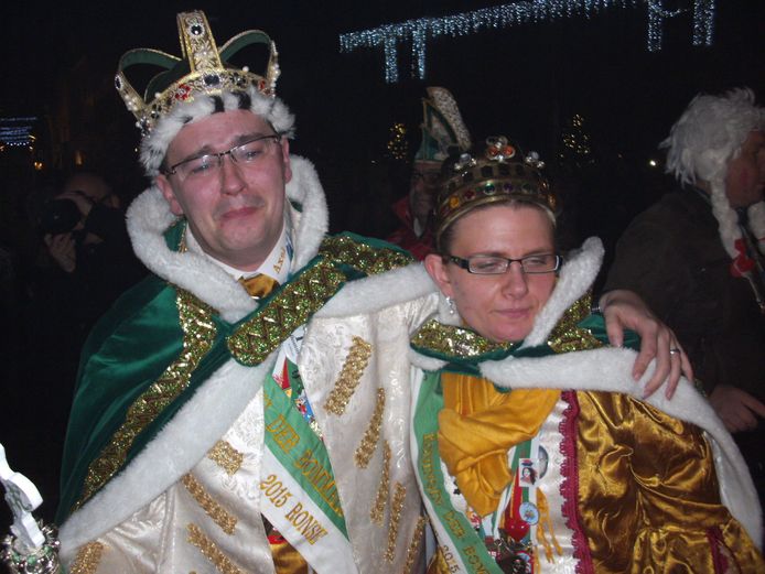 Traantjes bij verbranding van de Zatten Bommel | Ronse | hln.be