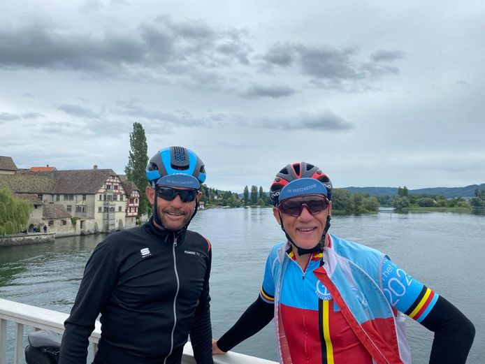 Johan (58) en Luc (51) fietsen naar de Stelvio voor het goede doel ...