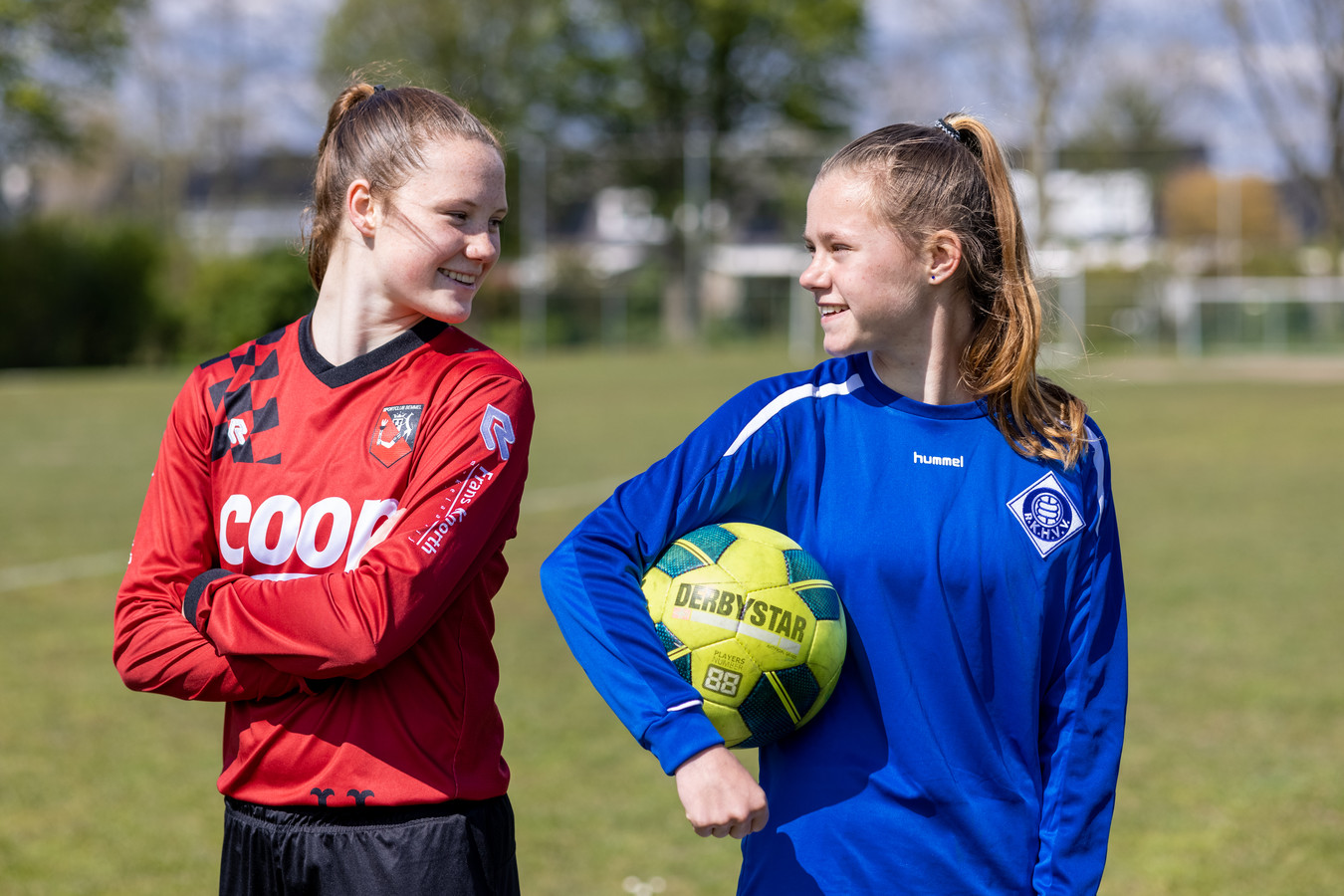 Betuwse voetbalmeisjes in voorlopige EK-selectie Oranje | Foto ...