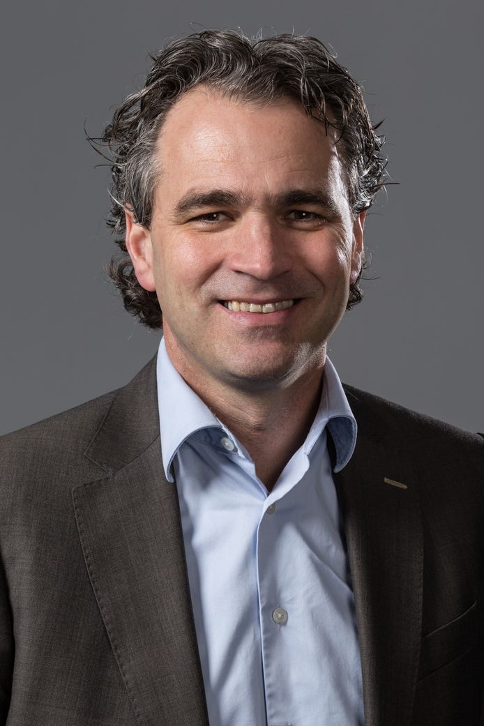 Directeur Igor van Hooff verlaat ROC Ter AA Helmond per 1 november ...