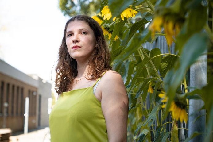 Thalia werd zelf slachtoffer van misbruik en is nu vrijwilliger bij ...
