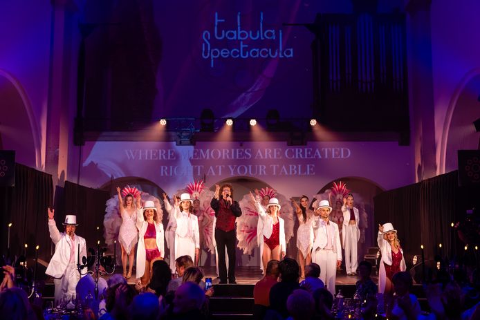 Veel Bekende Vlamingen in publiek van ‘Tabula Spectacula’-dinnershows ...
